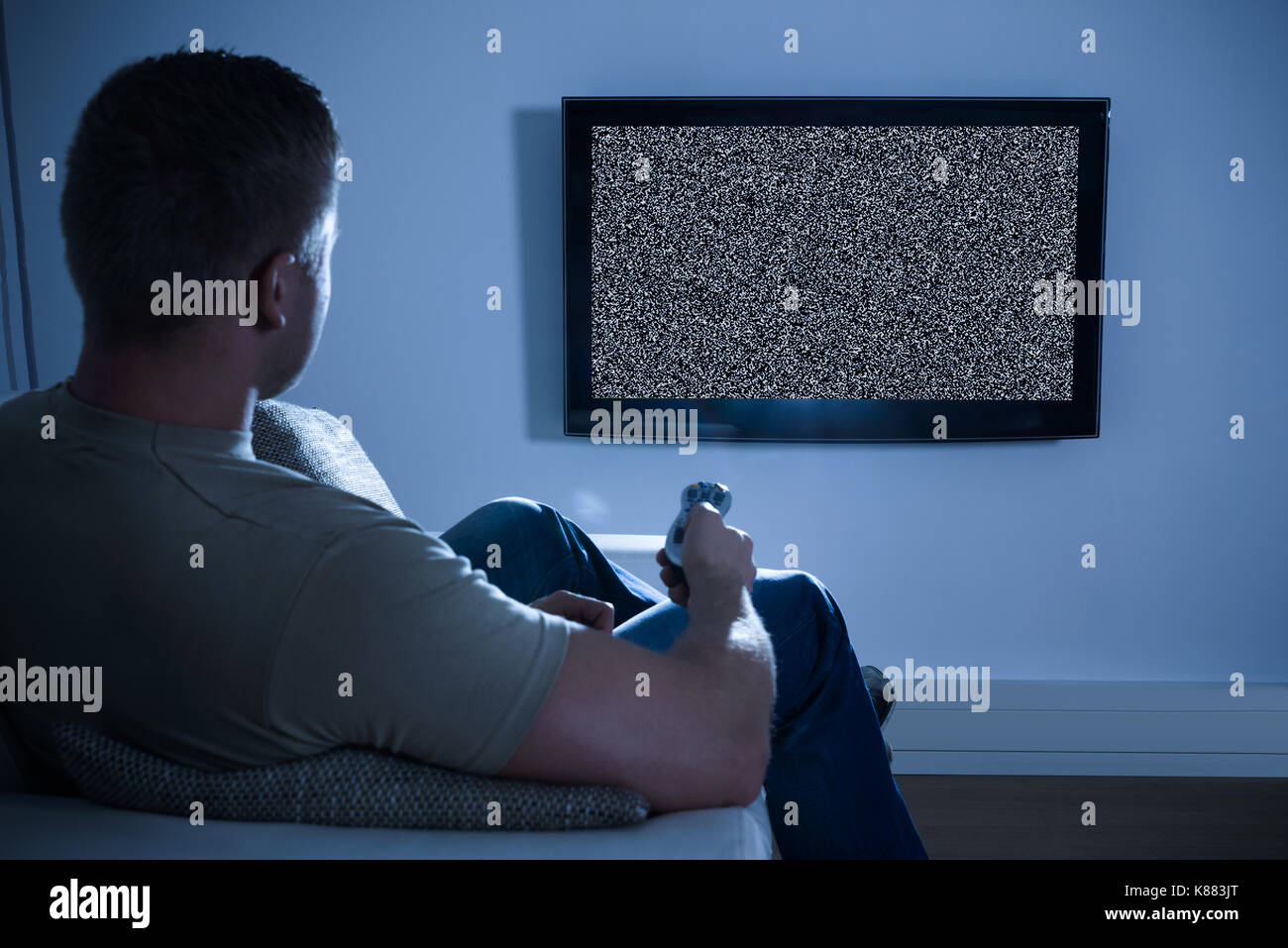 Tv wall static hi-res stock photography and images - Alamy
