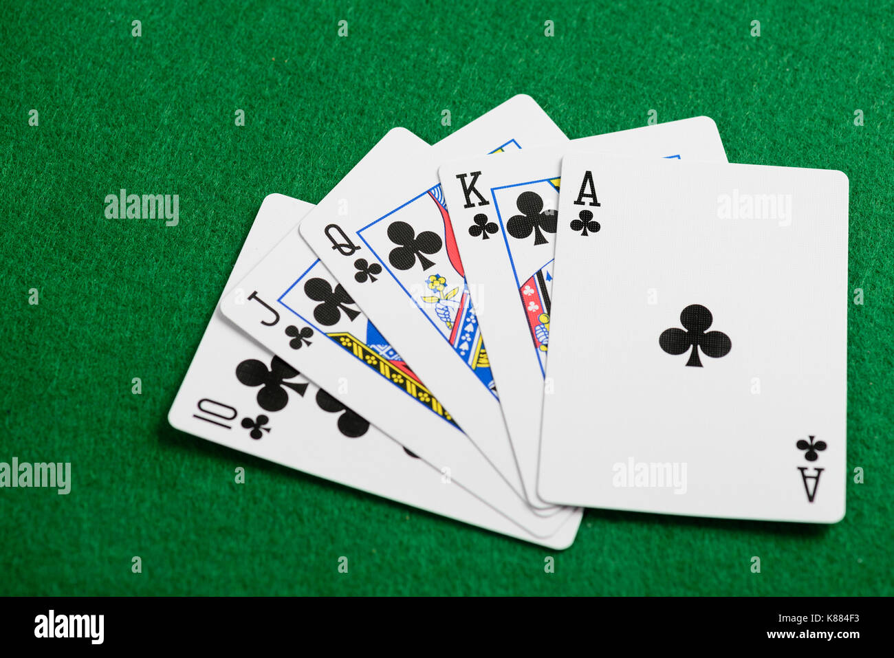 Deck of cards green background hi-res stock photography and images - Alamy