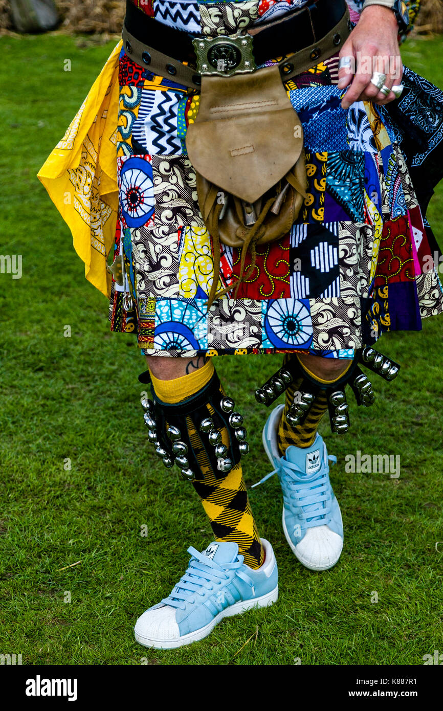 Morris dancer costume hi-res stock photography and images - Alamy