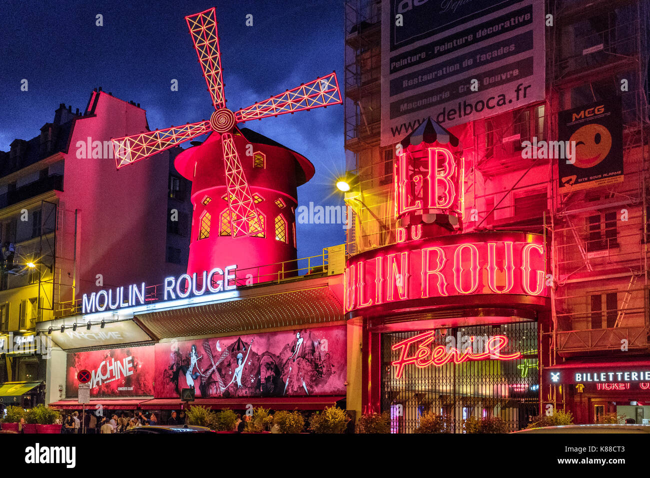 Moulin rouge paris hi-res stock photography and images - Alamy