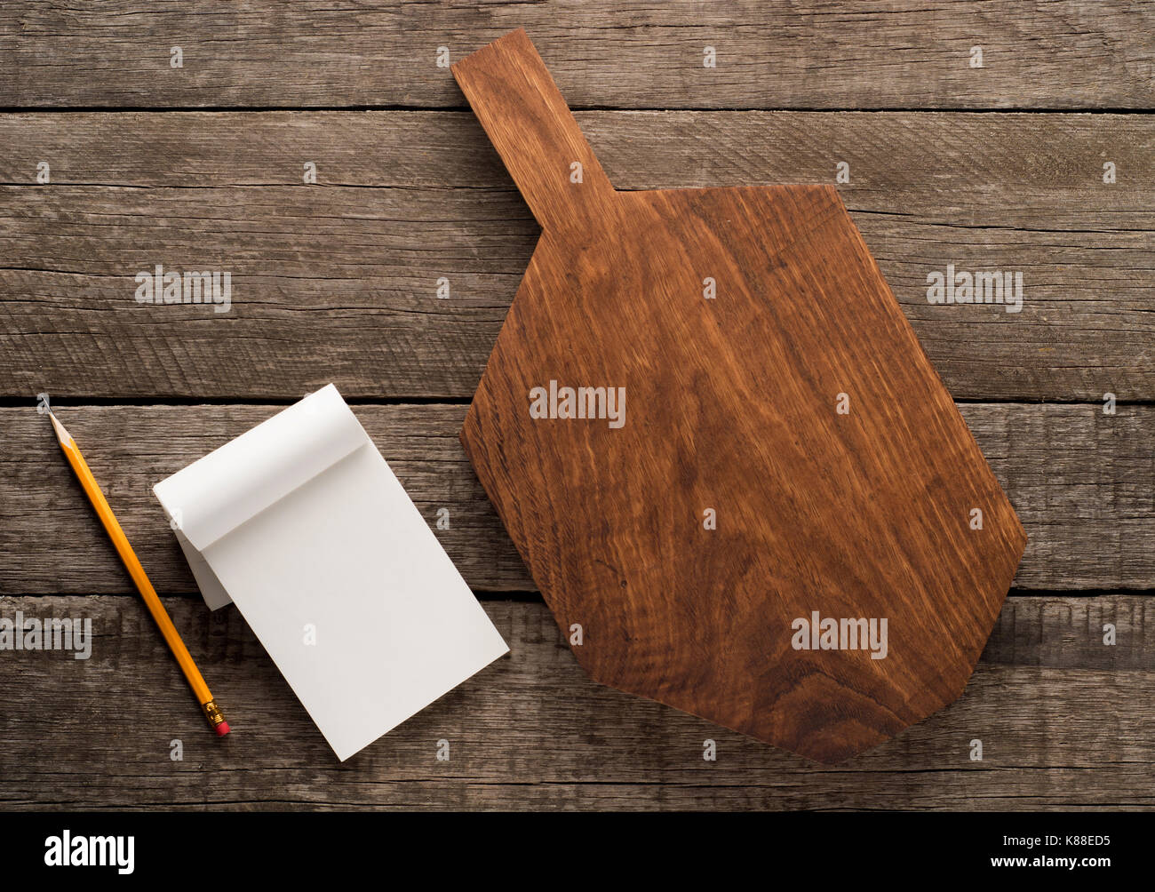 Chopping board background hi-res stock photography and images - Alamy