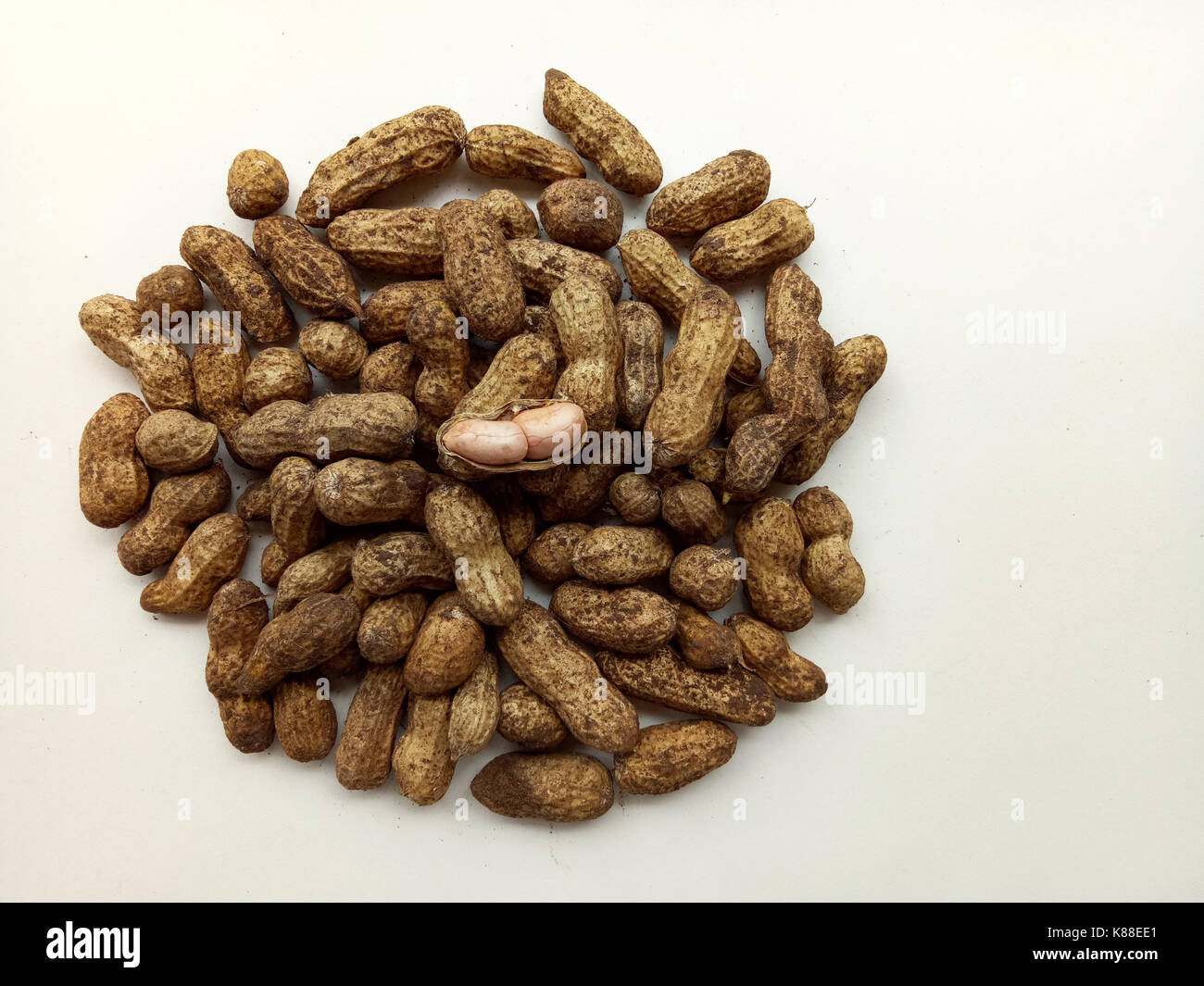 Pile of groundnuts hi-res stock photography and images - Alamy