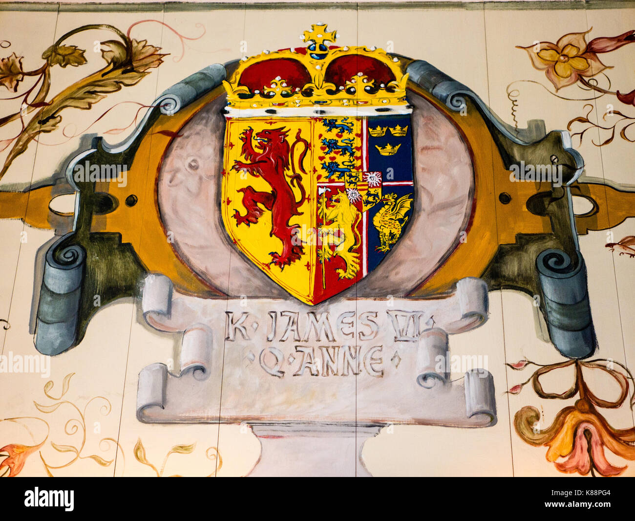 Edinburgh castle royal palace hi-res stock photography and images - Alamy