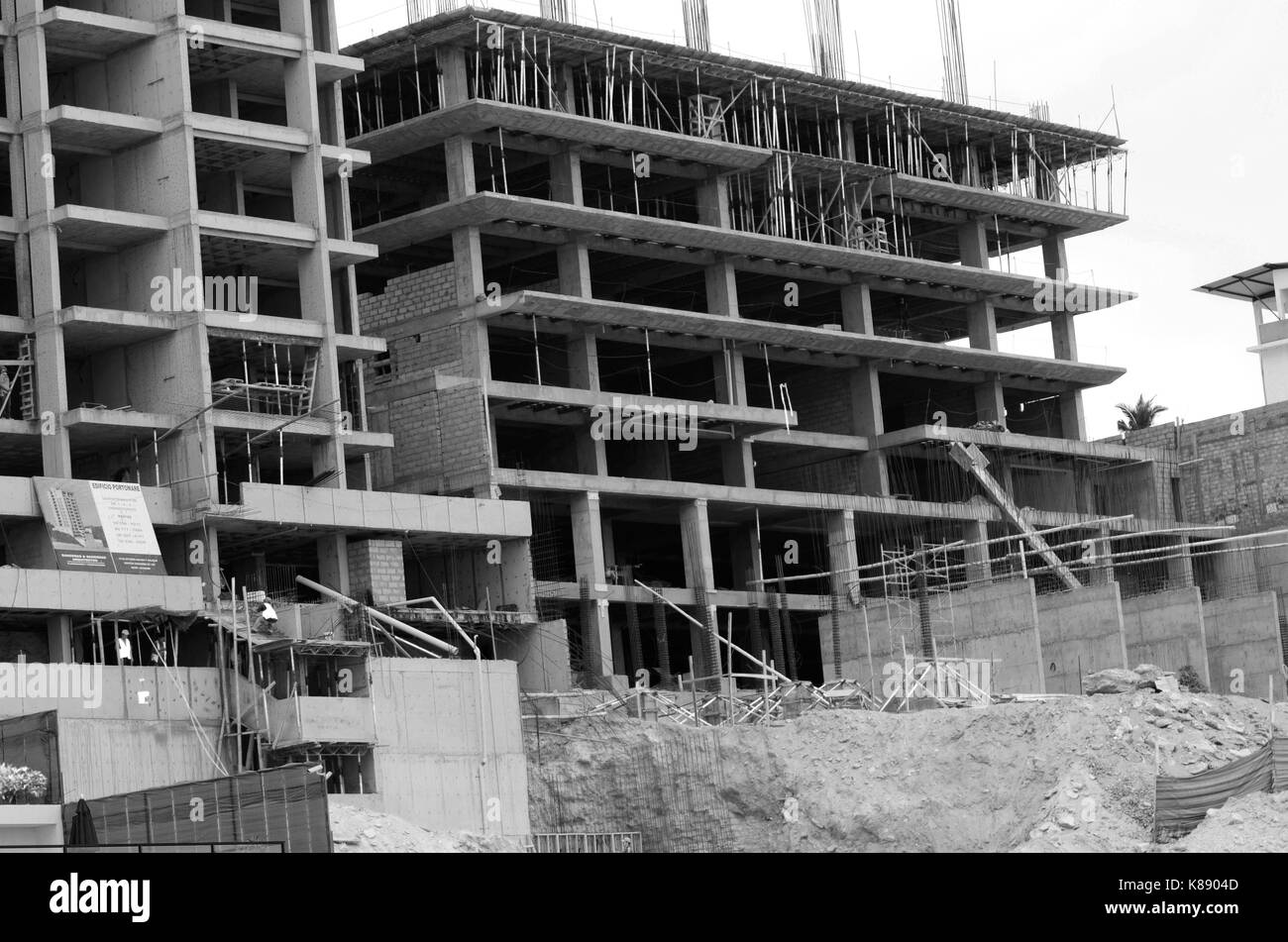 building in construction at the beach Stock Photo - Alamy