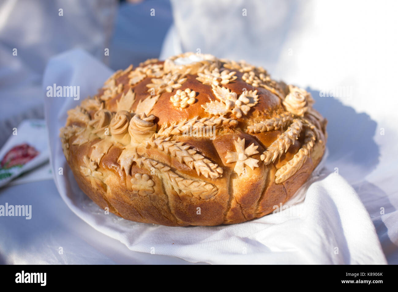 Traditional tasty ukrainian wedding bread hi-res stock photography and ...