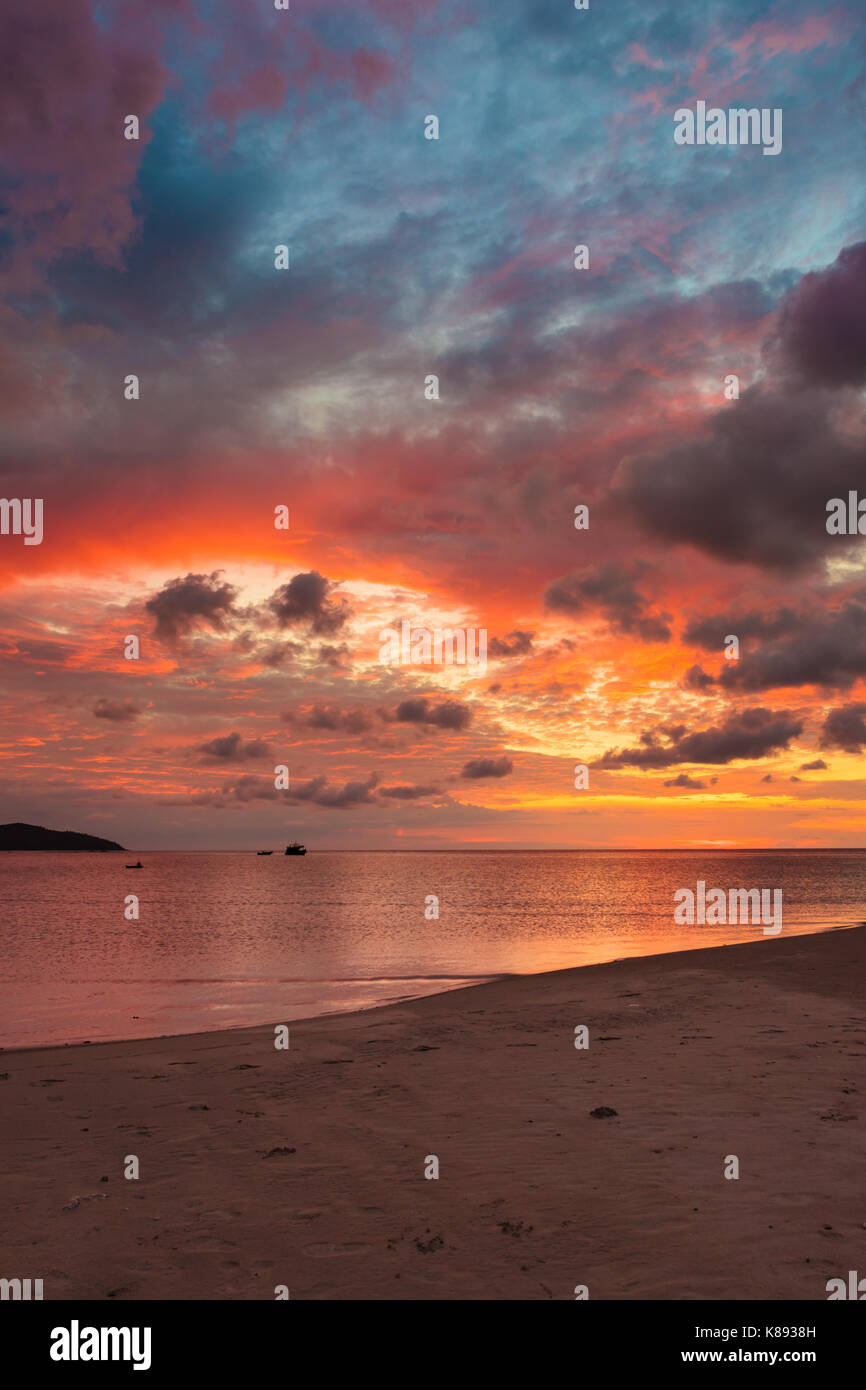 Vivid sunset hi-res stock photography and images - Alamy