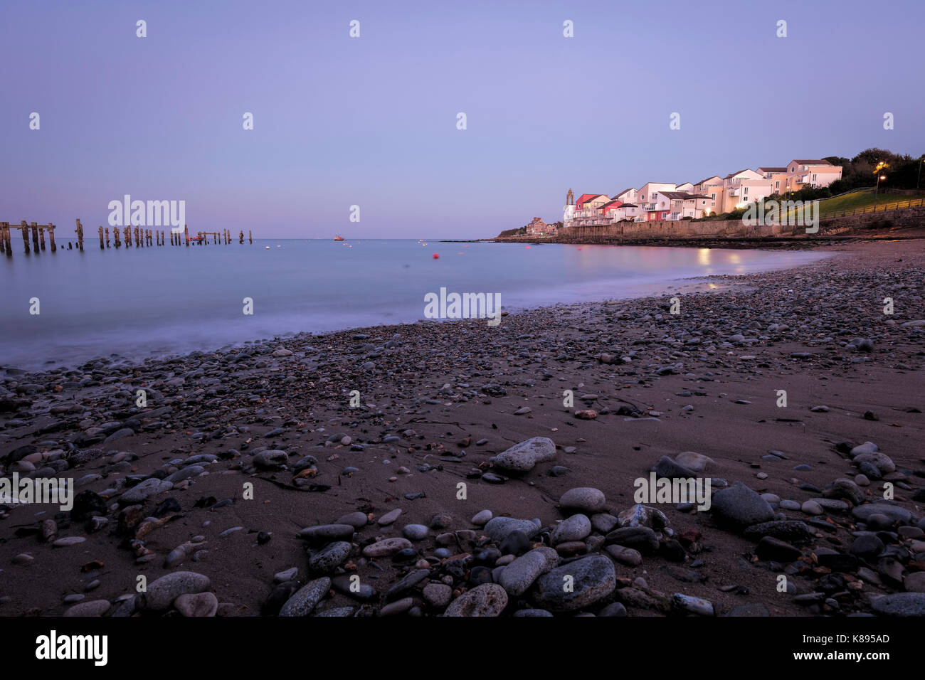 Seascape on beach in swanage hi-res stock photography and images - Alamy