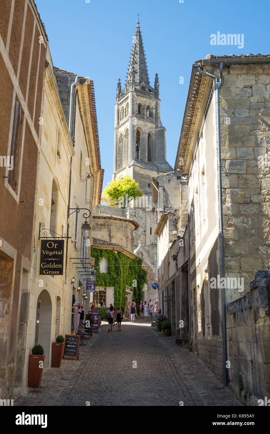 Monalithic church of saint emilion hi-res stock photography and images ...
