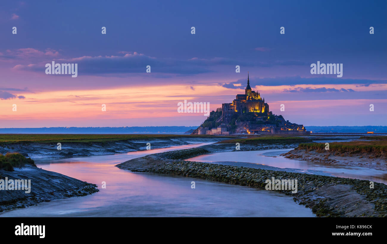Mont saint michelle tide hi-res stock photography and images - Alamy