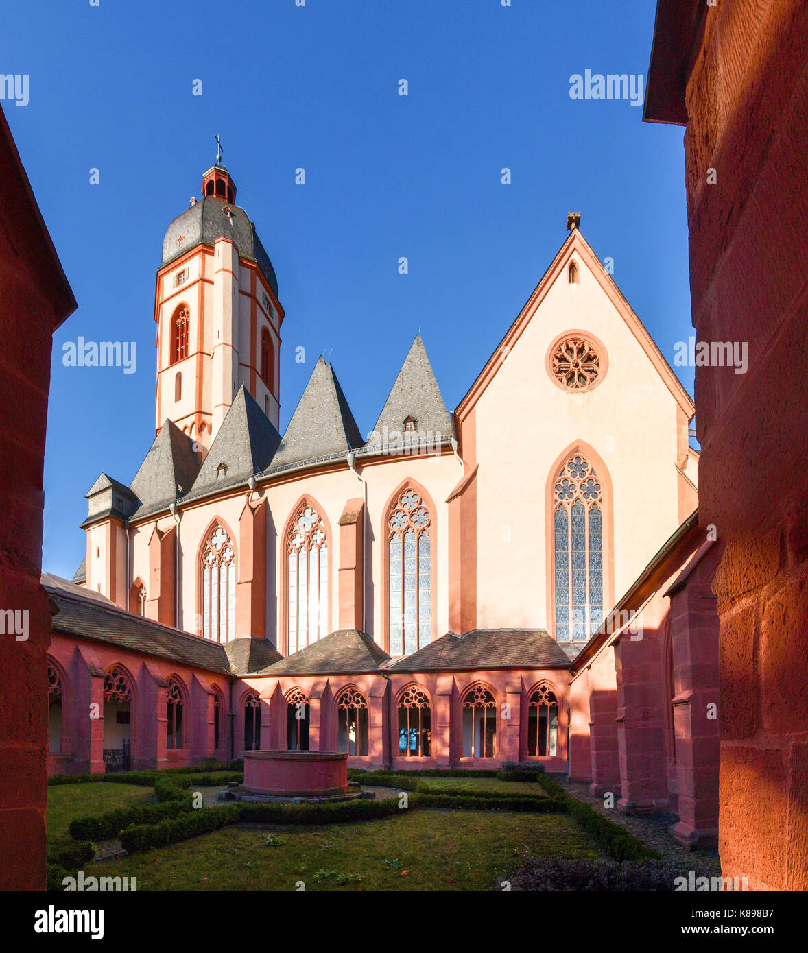 The high cathedral st martin of mainz hi-res stock photography and ...