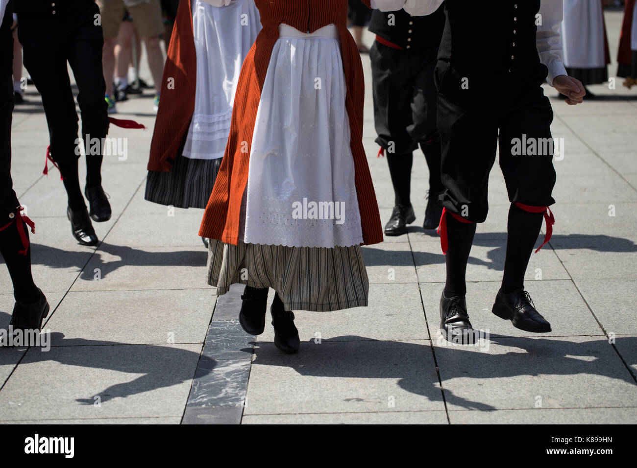 Welsh folk dancing hi-res stock photography and images - Alamy