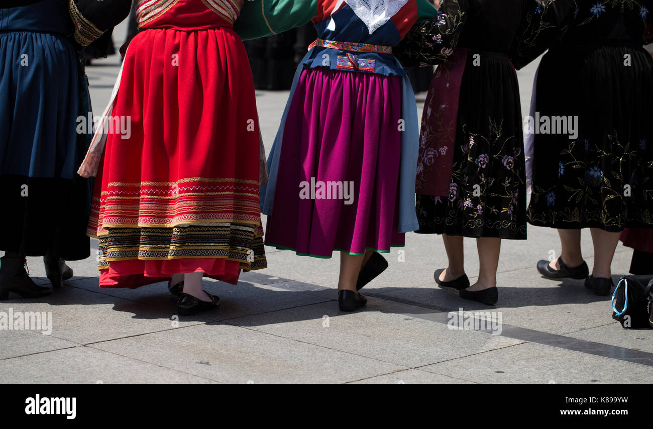 Traditional dancers of Brittany Stock Photo - Alamy