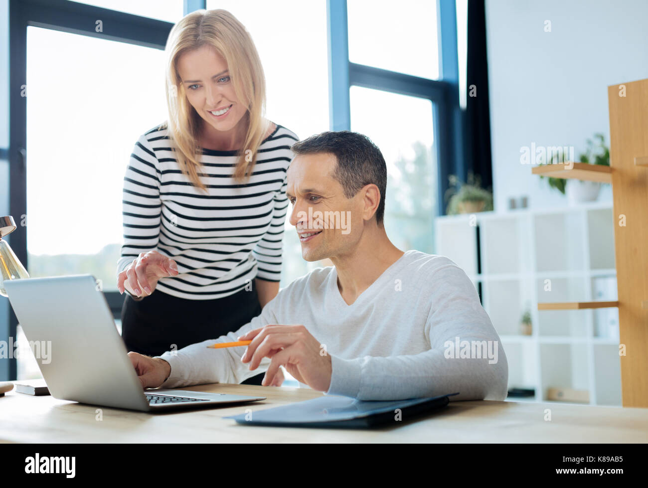 Boss and assistant hi-res stock photography and images - Alamy