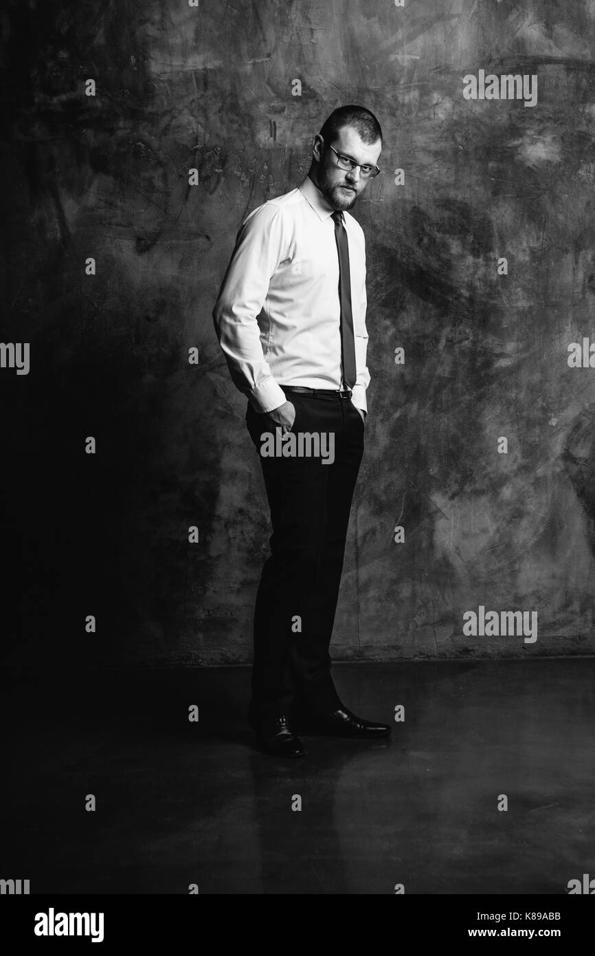 Dark studio hi-res stock photography and images - Alamy