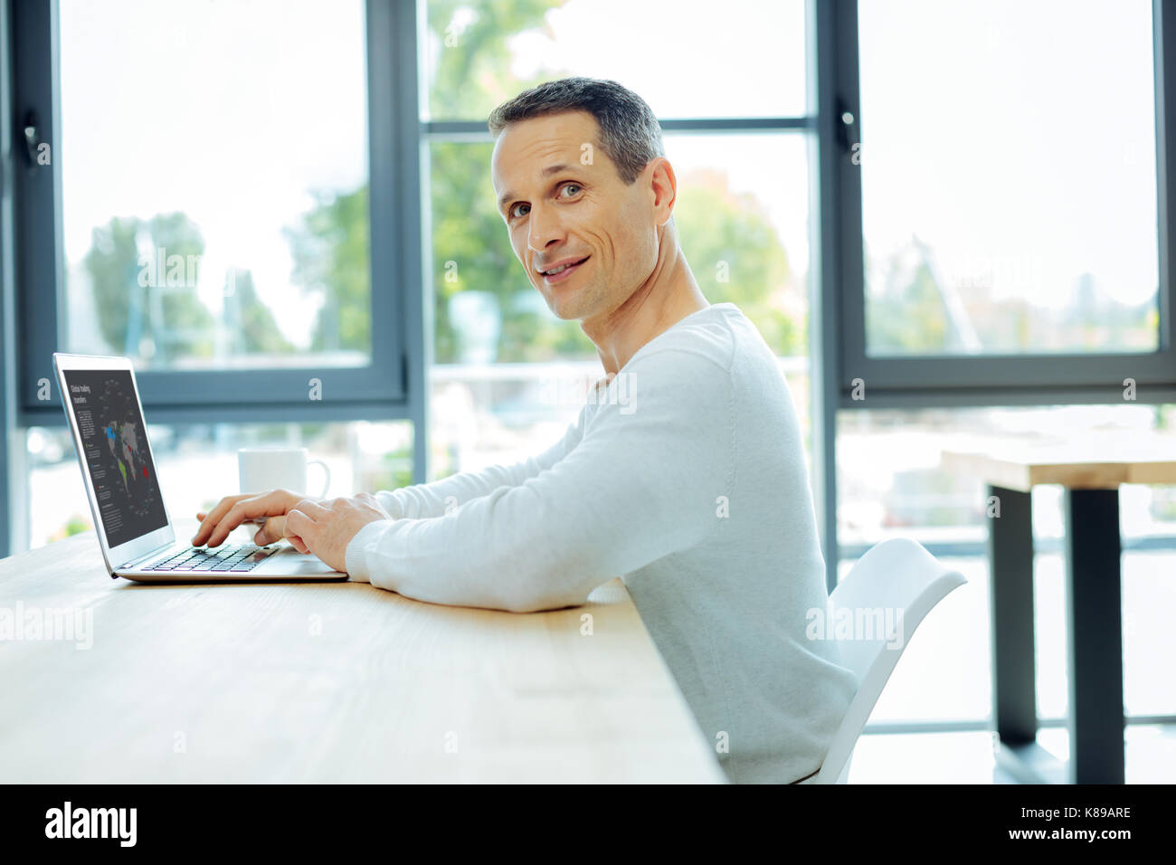 Businessman marketing hi-res stock photography and images - Alamy