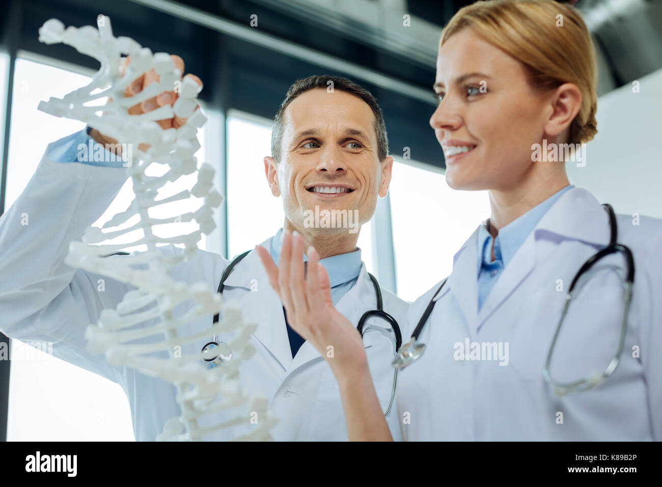 Smart scientists hi-res stock photography and images - Alamy