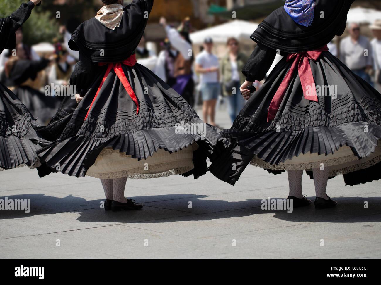 Spanish traditional dance group Stock Photo - Alamy