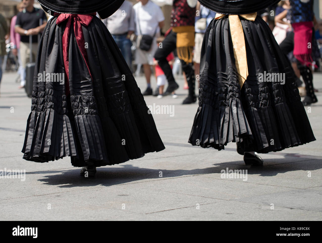 Spanish traditional dance group Stock Photo - Alamy