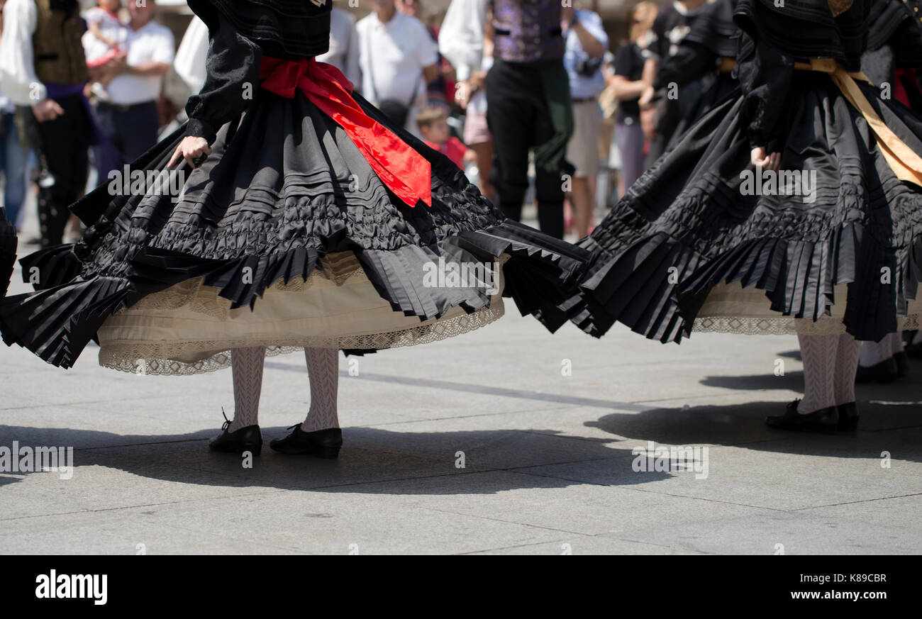 Spanish traditional dance group Stock Photo - Alamy