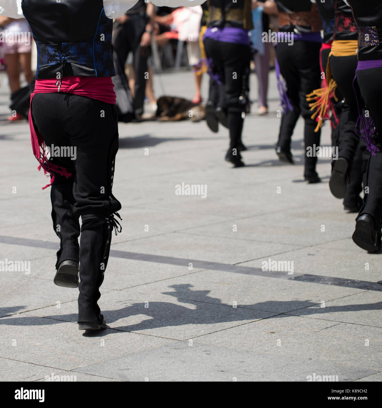 Spanish traditional dance group Stock Photo - Alamy