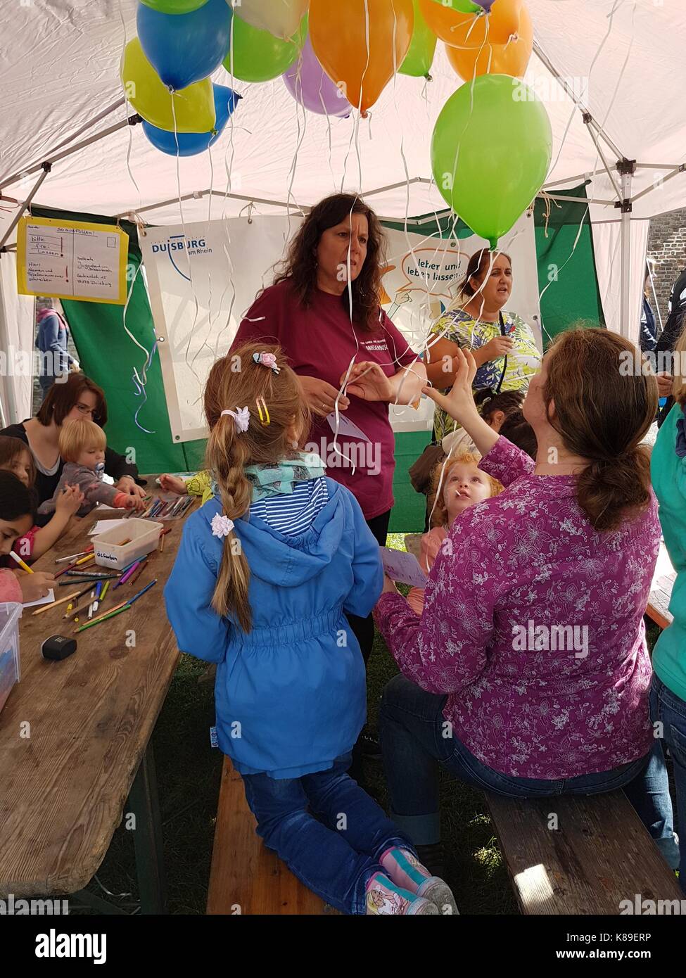 Sweepstakes children hi-res stock photography and images - Alamy