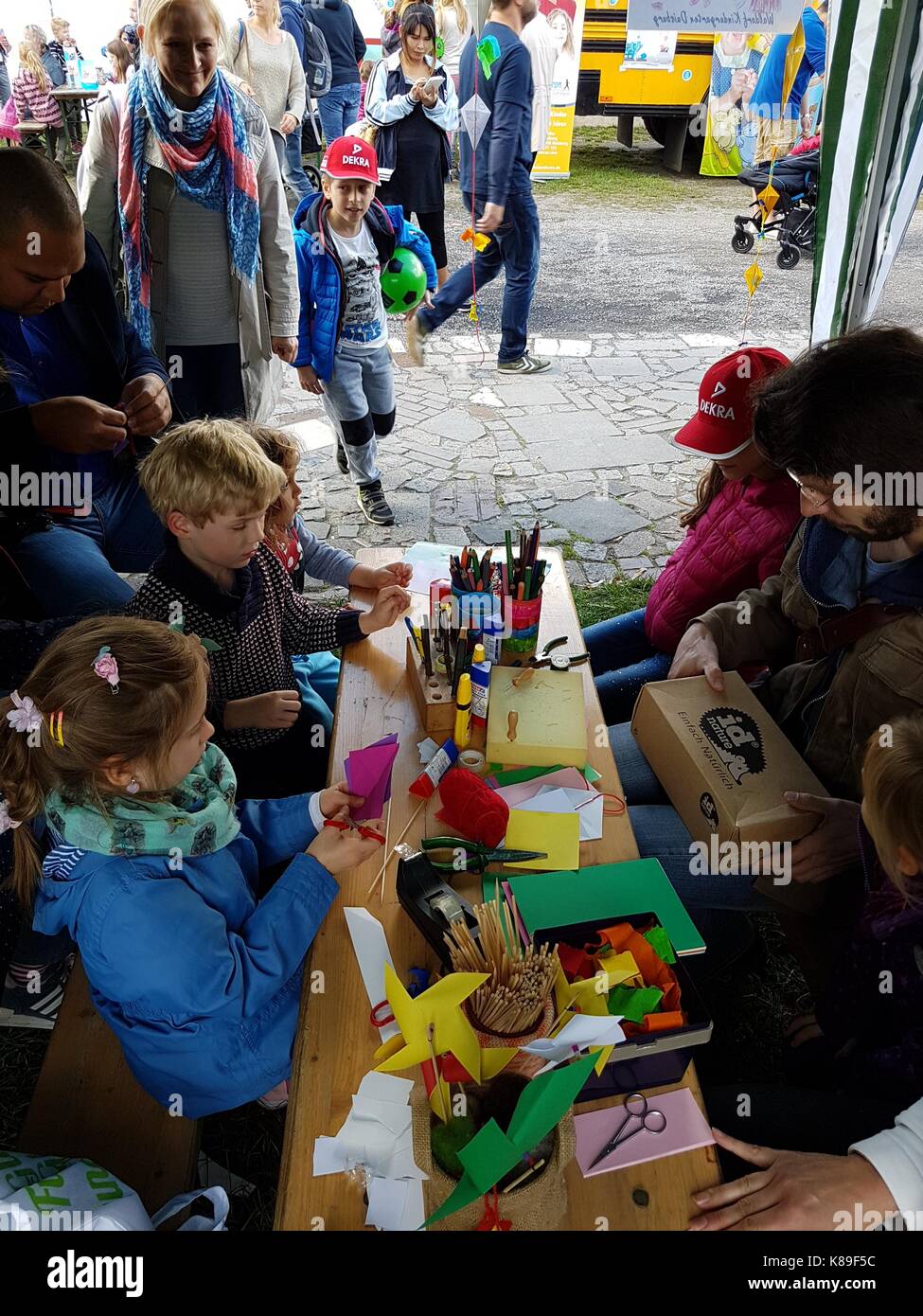 Sweepstakes children hi-res stock photography and images - Alamy