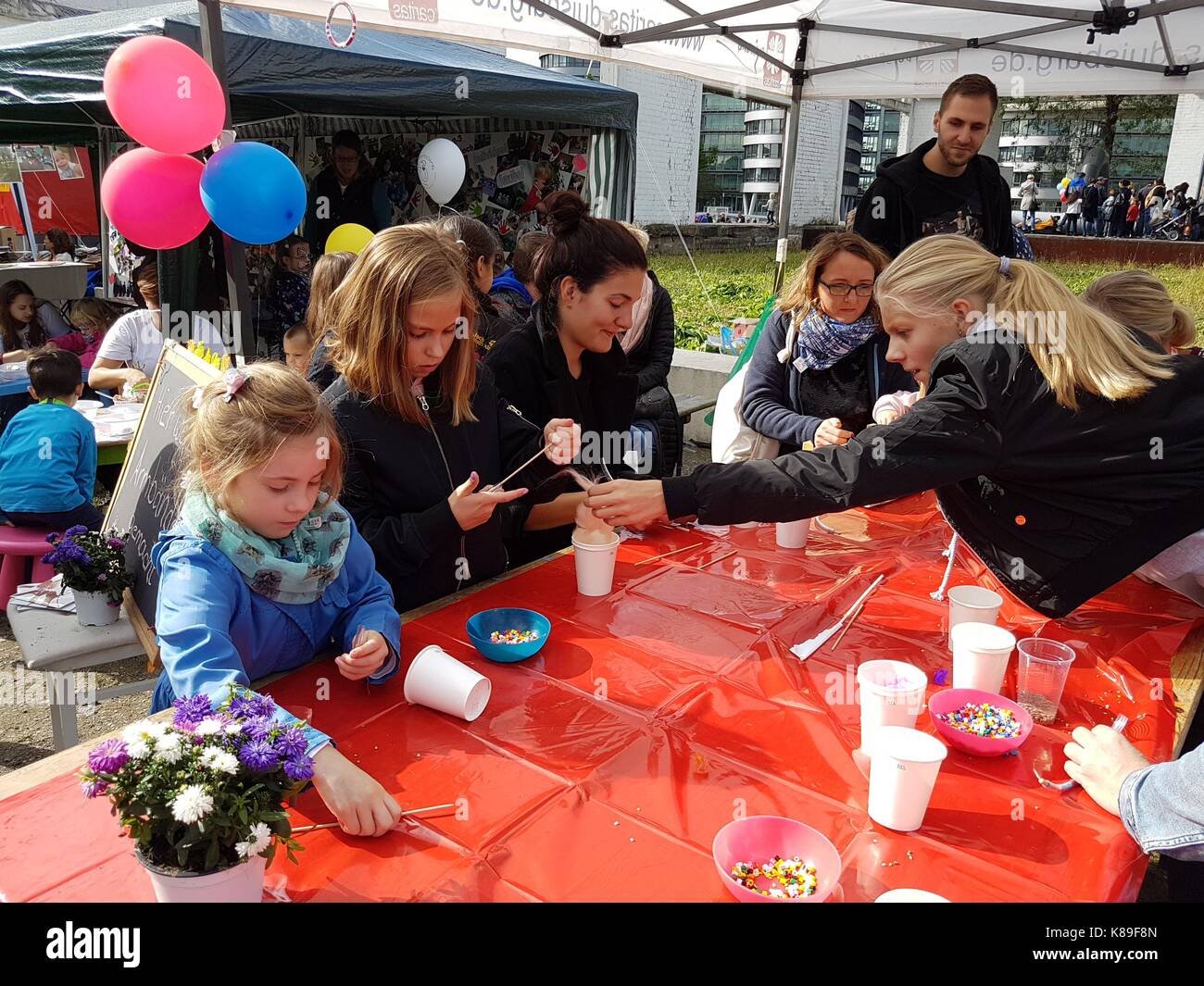 Sweepstakes children hi-res stock photography and images - Alamy