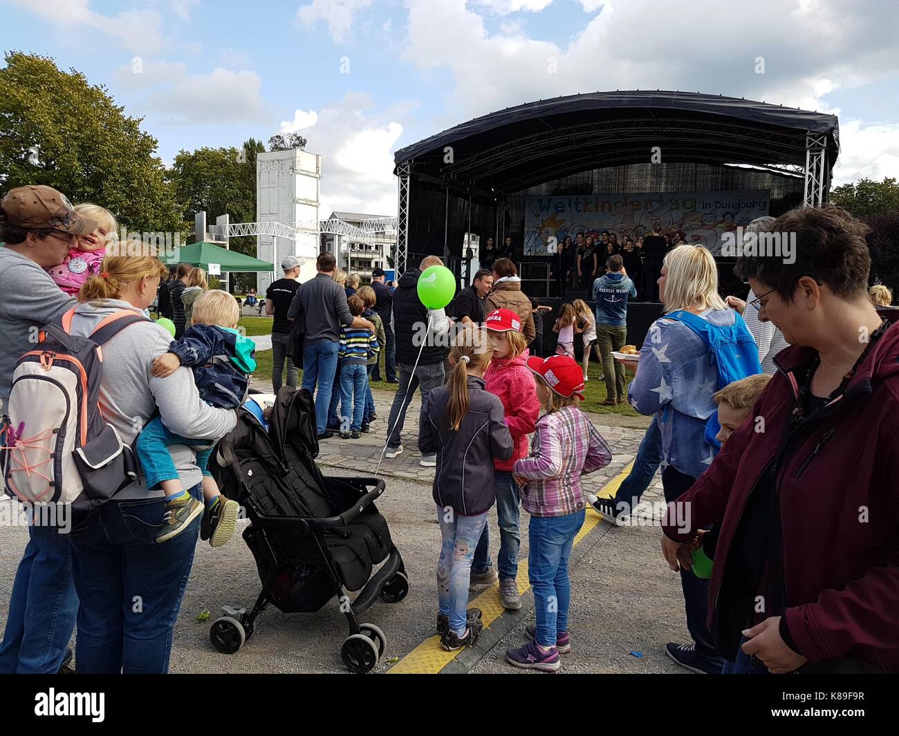 Sweepstakes children hi-res stock photography and images - Alamy