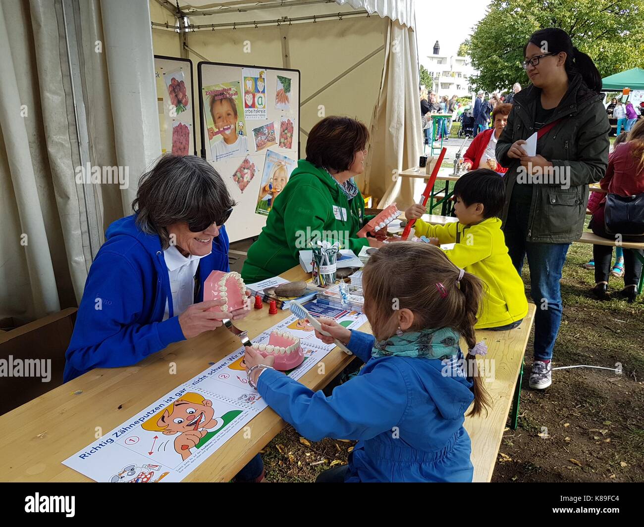 Sweepstakes children hi-res stock photography and images - Alamy