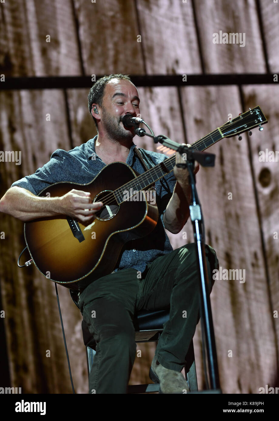 Dave matthews crowd hi-res stock photography and images - Alamy