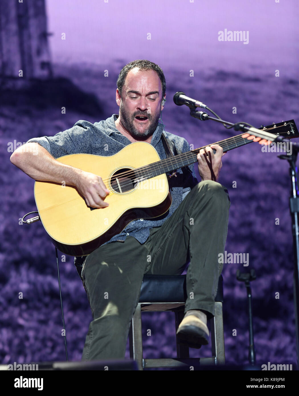 Dave matthews crowd hi-res stock photography and images - Alamy