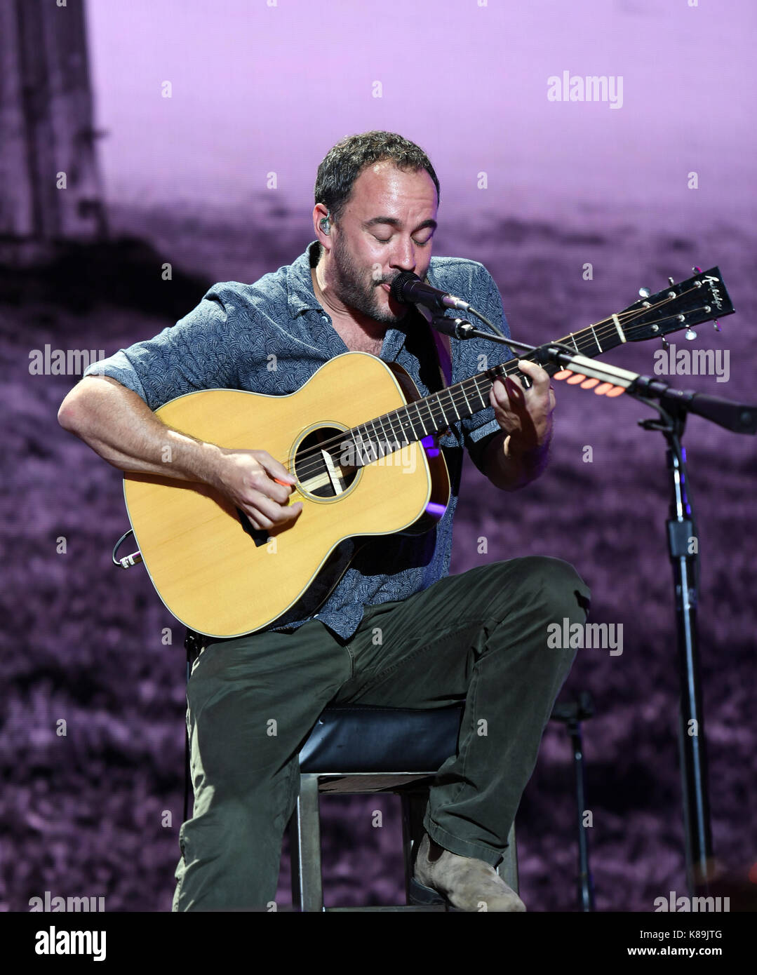 Dave matthews crowd hi-res stock photography and images - Alamy