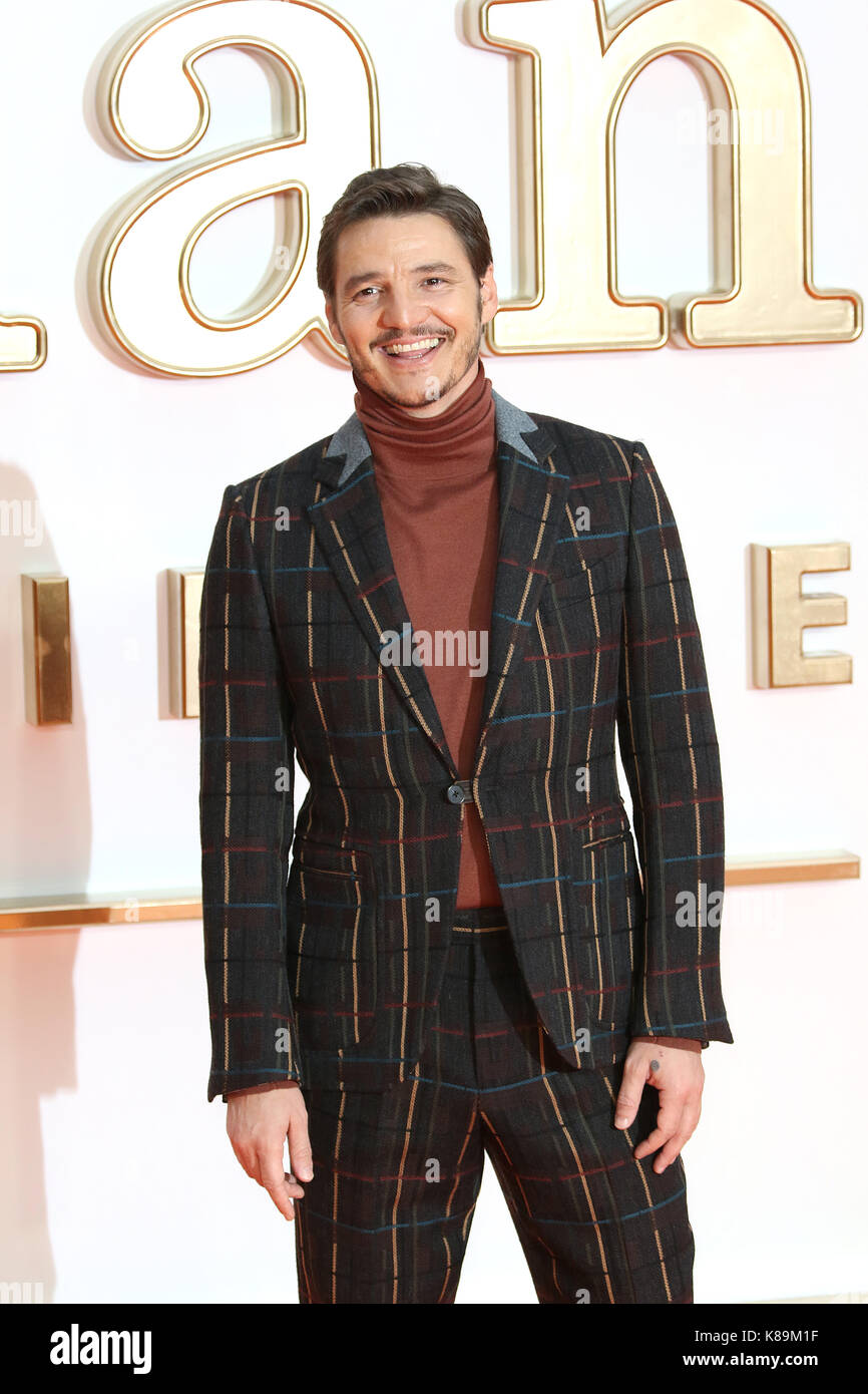 Pedro pascal hi-res stock photography and images - Alamy