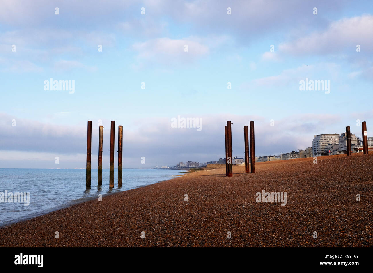 Shingle beaches along english channel hi-res stock photography and ...