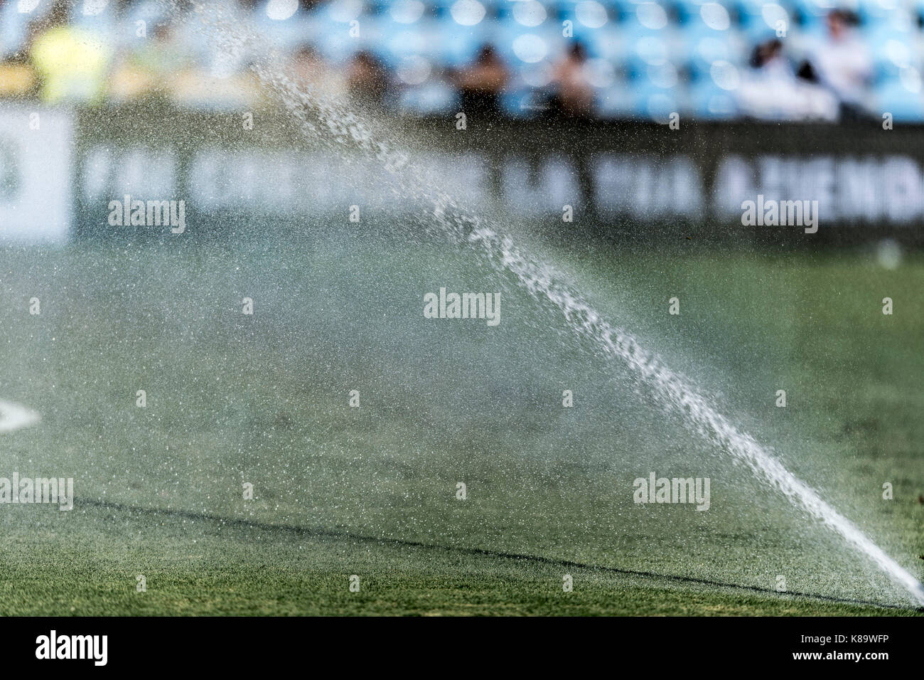 Sprinklers water pitch before match hi-res stock photography and images ...