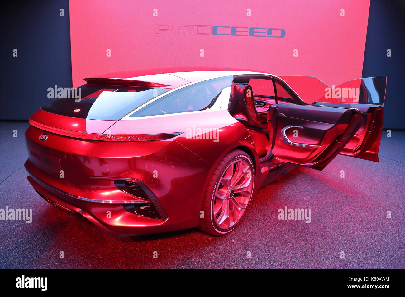 Car show models hi-res stock photography and images - Alamy