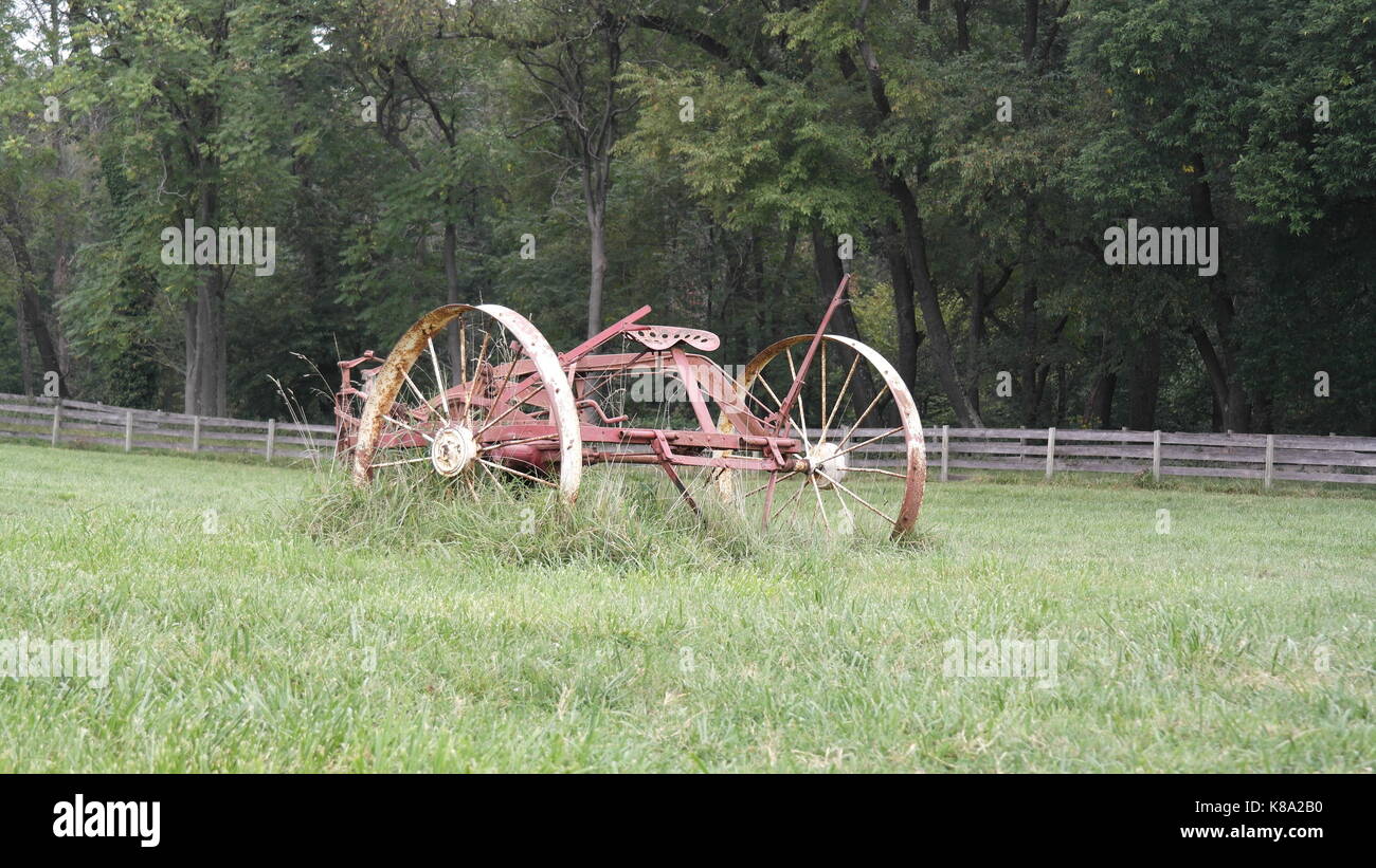 Amish farming equipment hi-res stock photography and images - Alamy