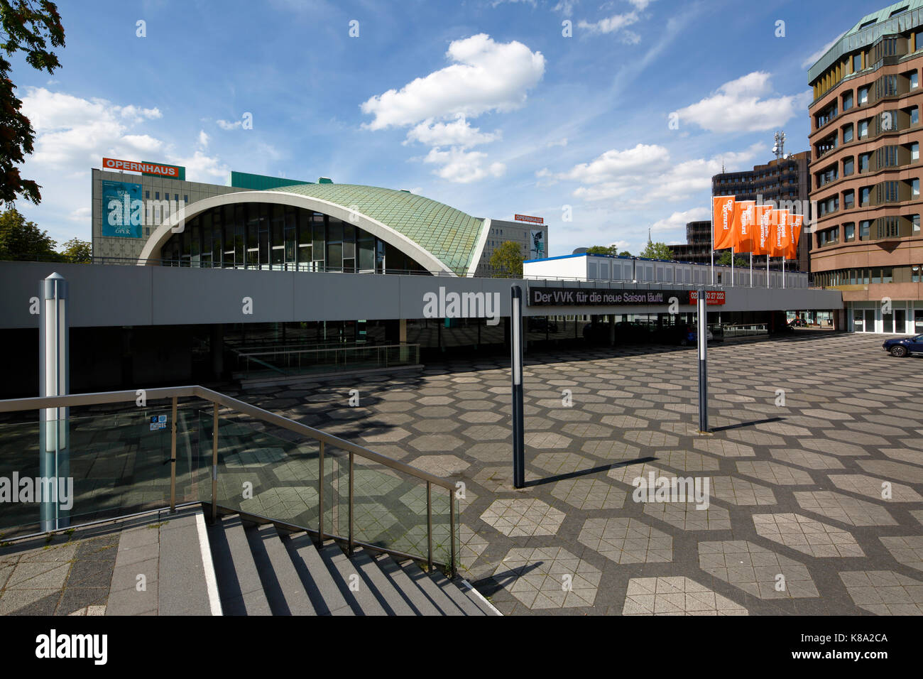 Theater Dortmund und Opernhaus Dortmund mit Kuppel am Platz der Alten ...