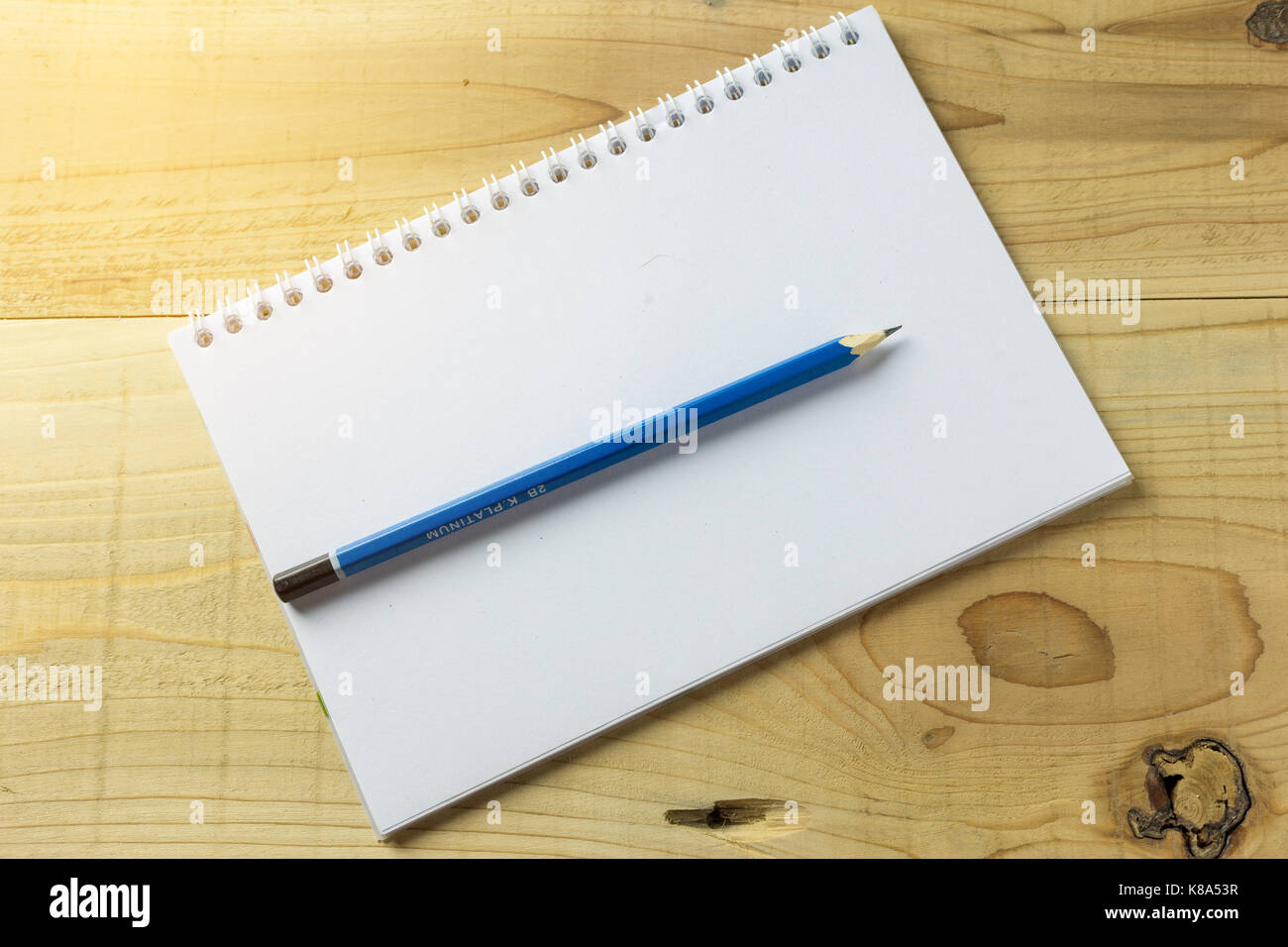 Using fountain pen hi-res stock photography and images - Alamy