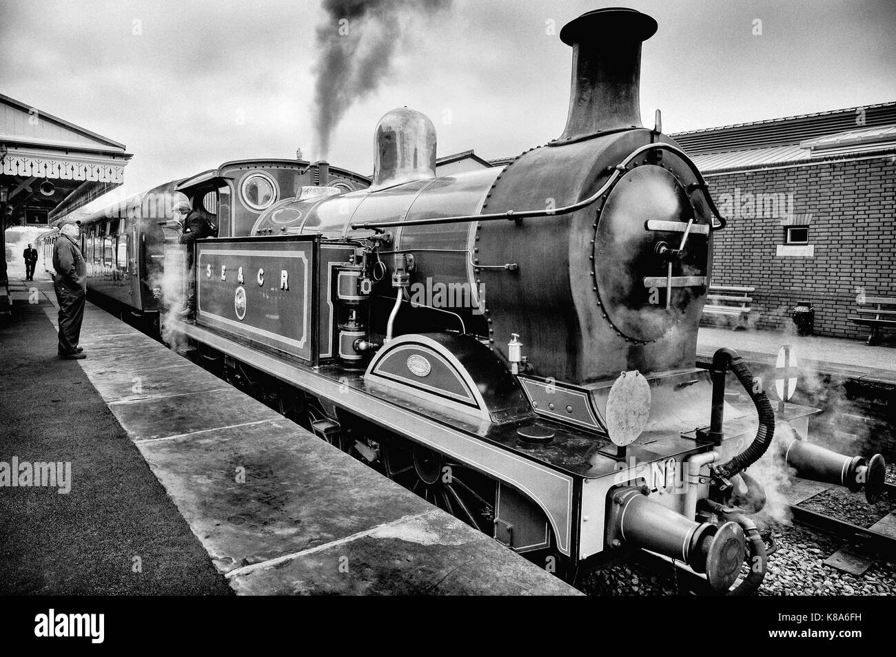 Steam engine at bluebell railway Stock Photo - Alamy