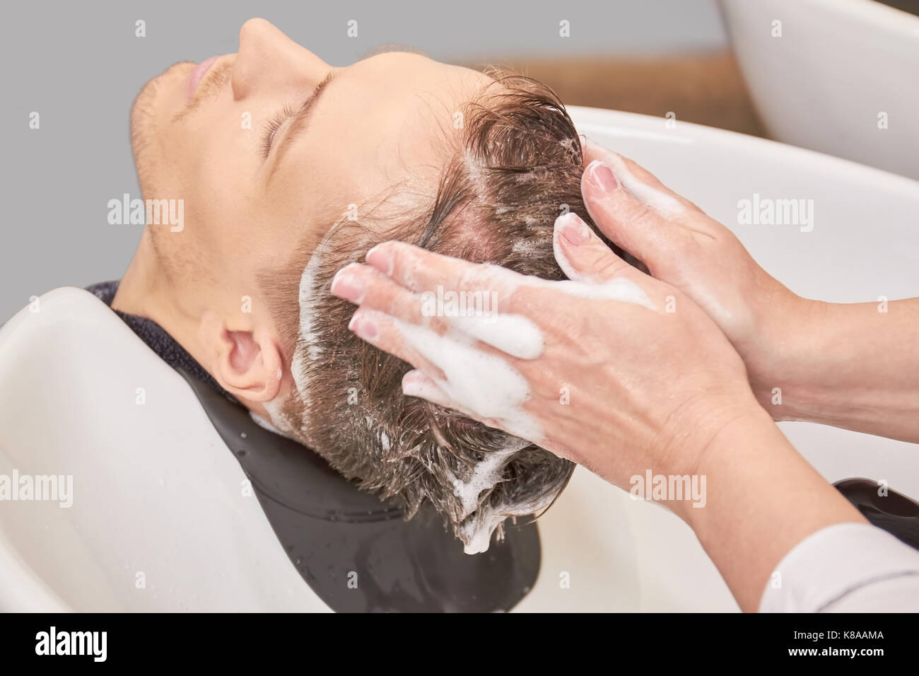 Shampoo head hi-res stock photography and images - Alamy
