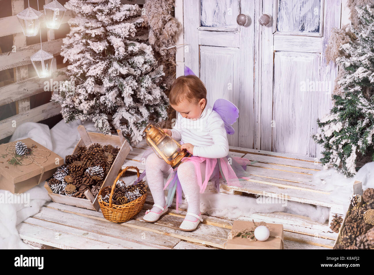 Elf costume hi-res stock photography and images - Alamy