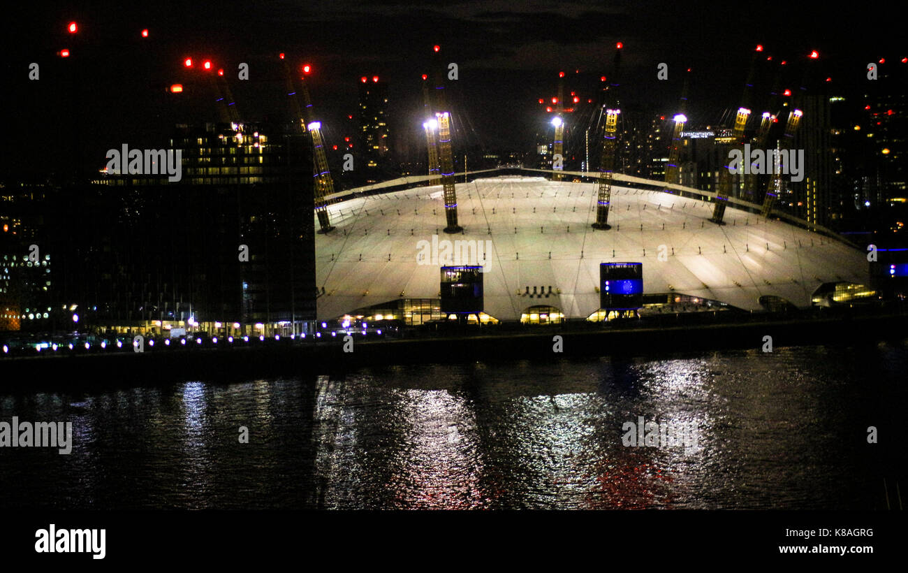 The o2 at night hi-res stock photography and images - Alamy