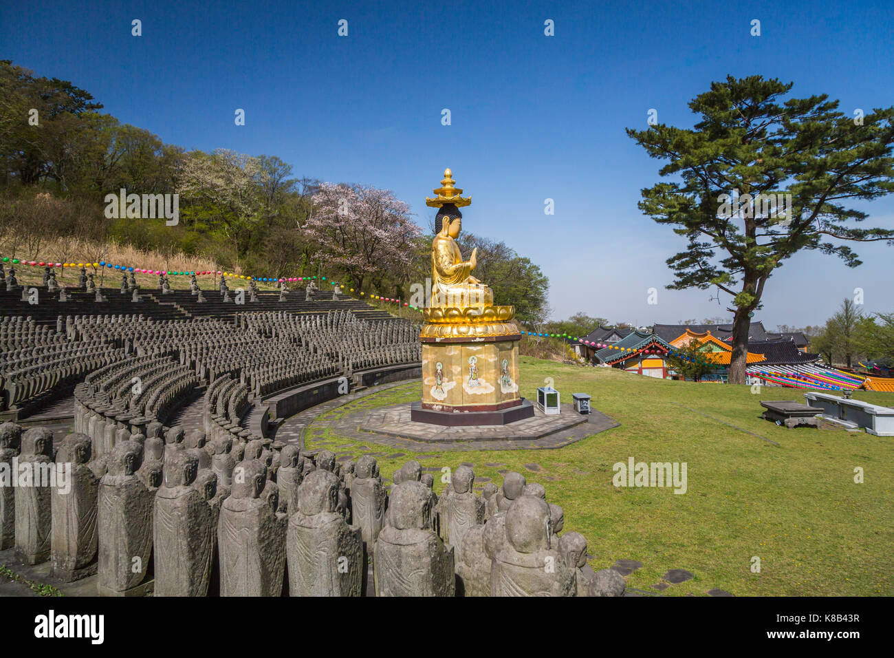 Gwaneumsa buddhist temple hi-res stock photography and images - Alamy