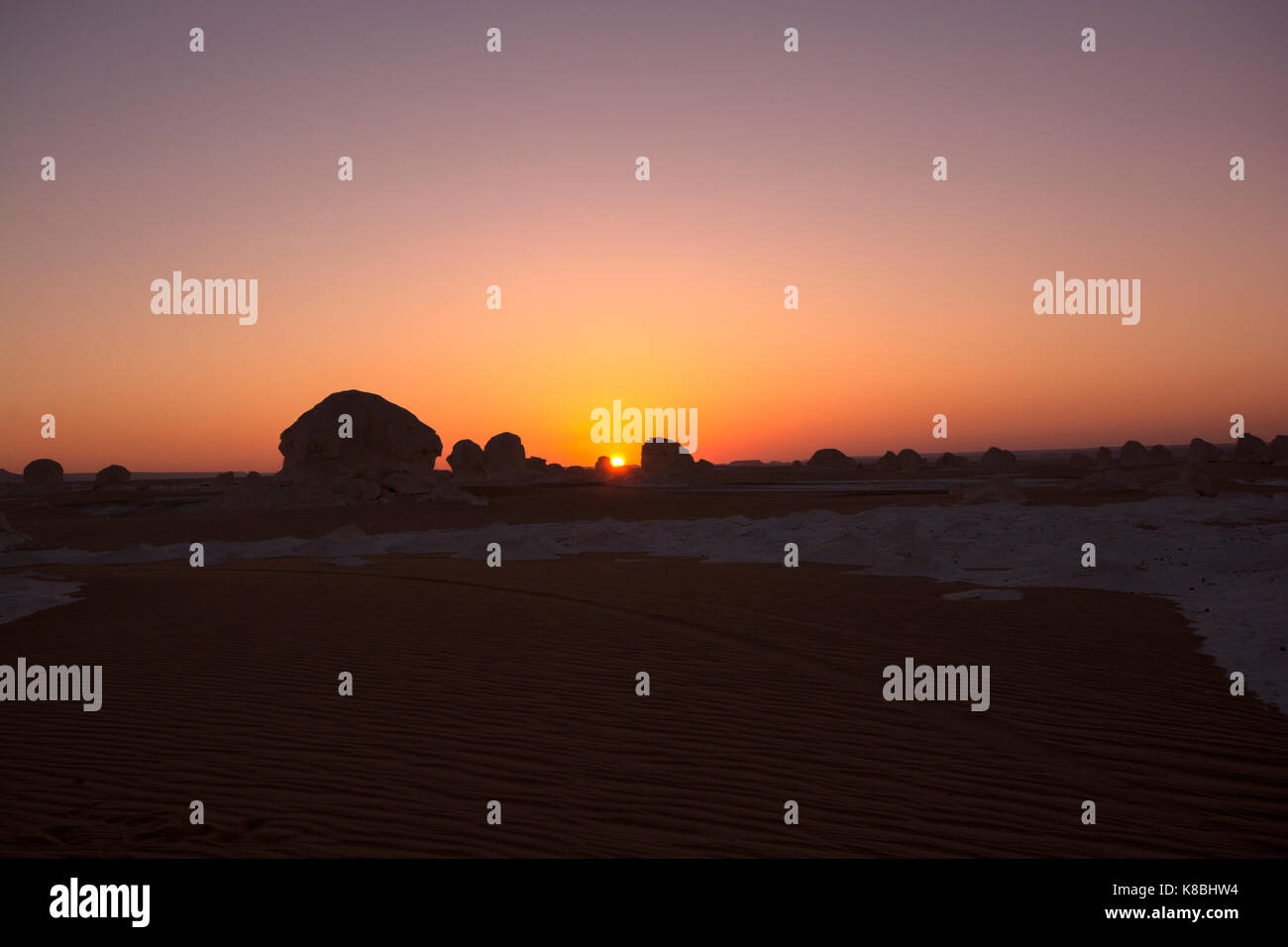 White desert hi-res stock photography and images - Alamy