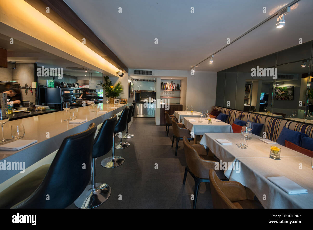 Fancy restaurant hi-res stock photography and images - Alamy