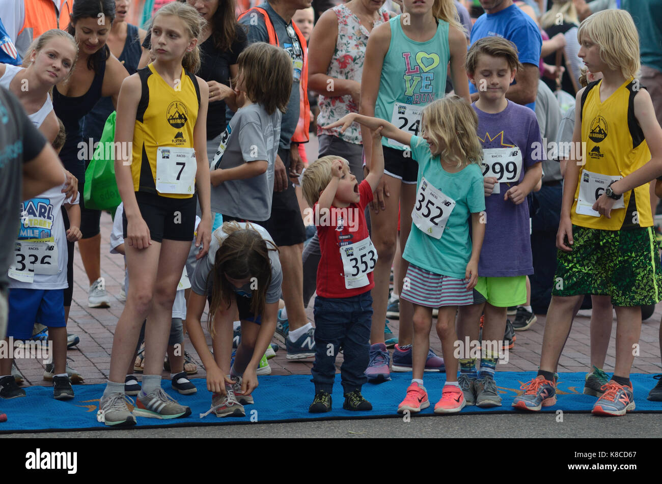 Children amuse themselves hi-res stock photography and images - Alamy