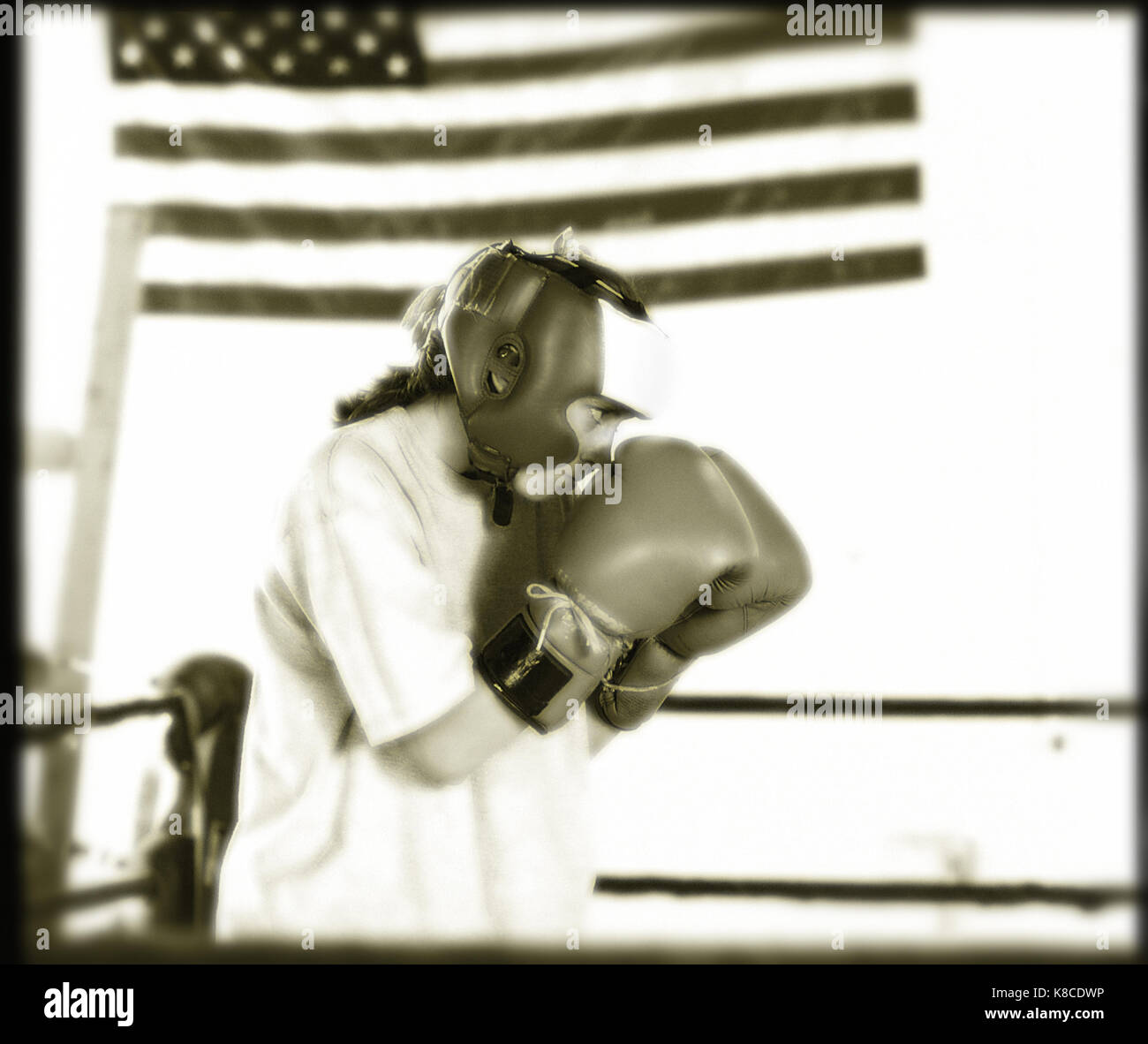 Women boxing fight hi-res stock photography and images - Alamy