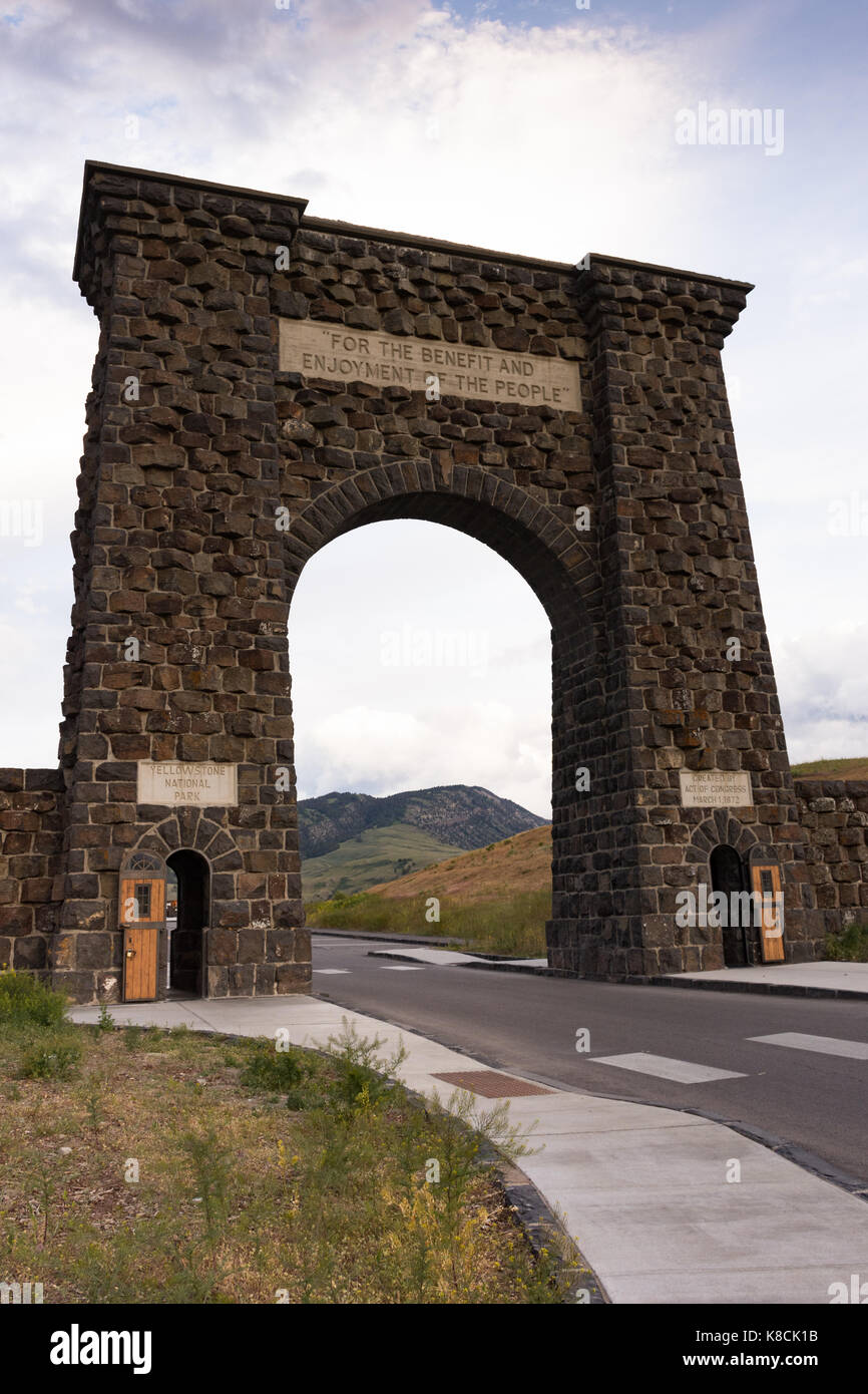 Roosevelt Arch with the doorways and road leading to Yellowstone ...