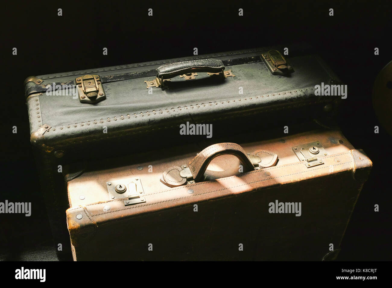 Briefcase with key hi-res stock photography and images - Alamy